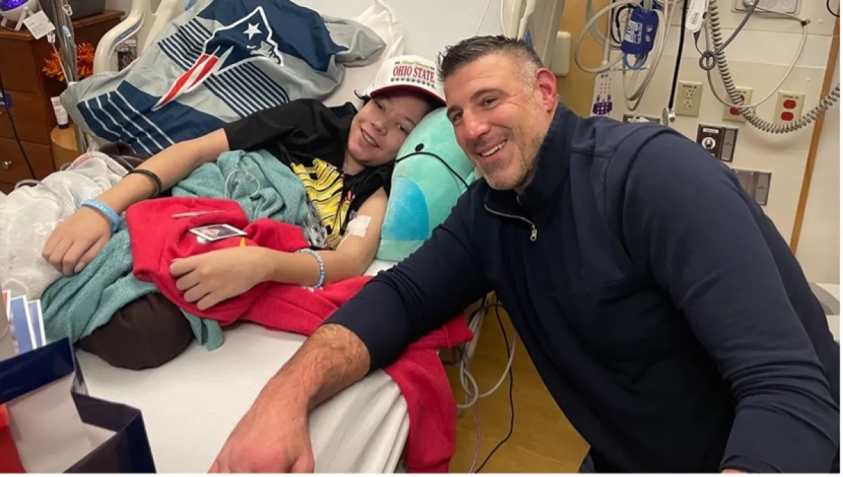 Patriots Coach Mike Vrabel Visits Young Patient, Lifts Family’s Spirits ...